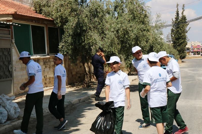 Jordan Kuwait Bank participates in the “Clean up the World” Campaign - JKB